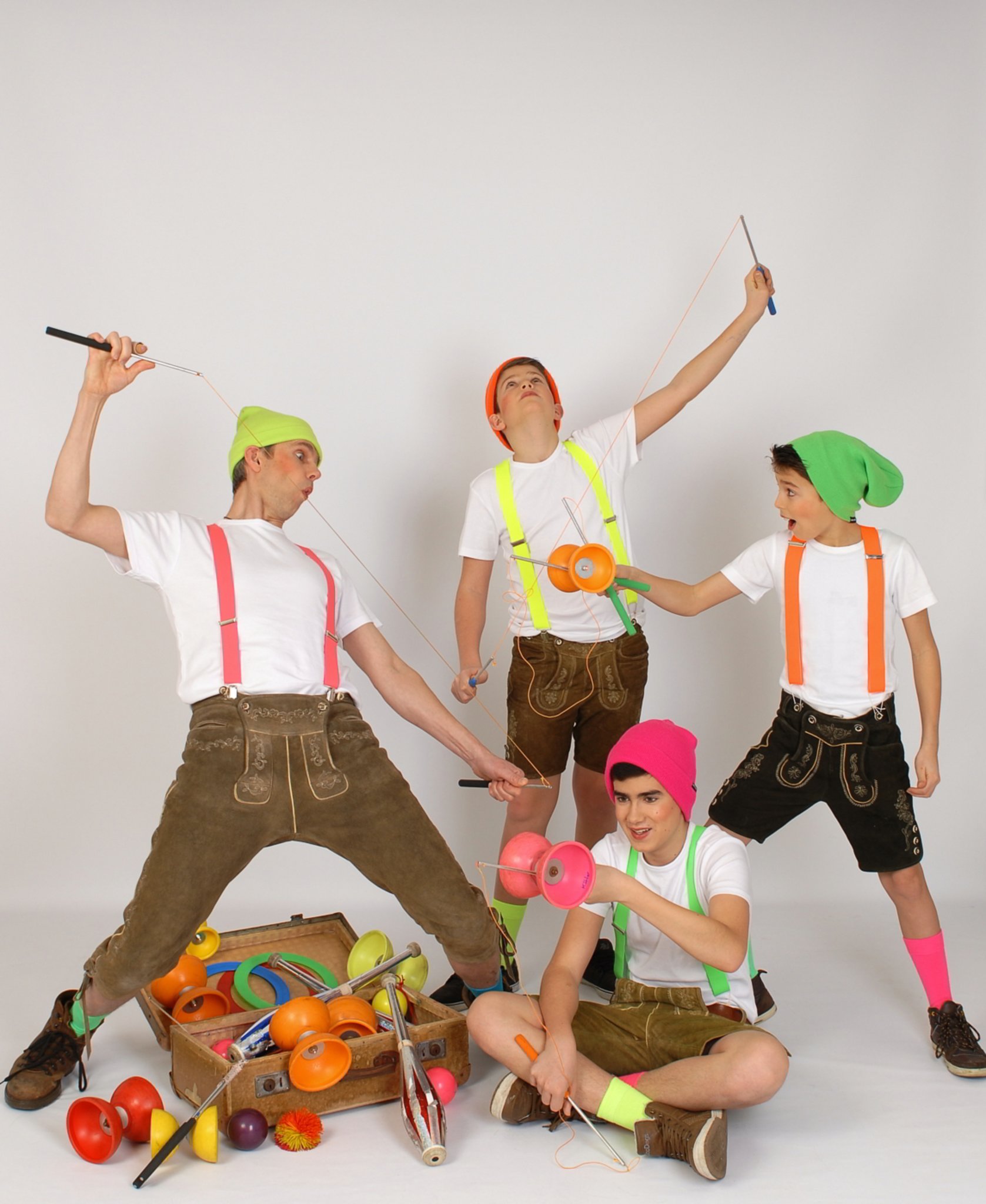 Heiße Rhythmen — Heiße Show — Flotte Band — Diabolo Show — Bauchtanz